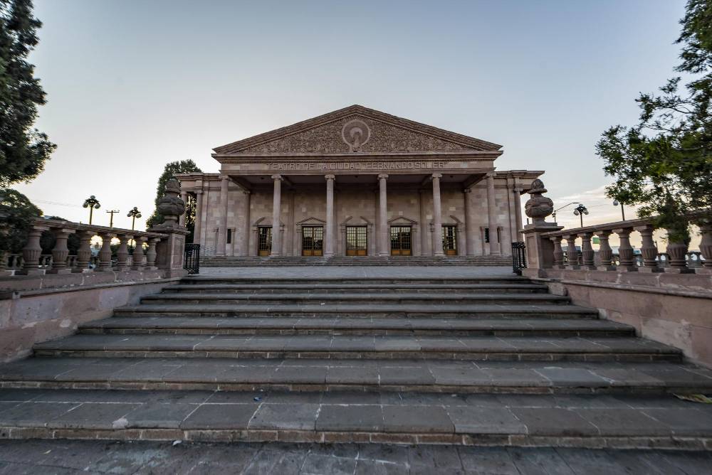 Los detalles, los rincones y los 44 años del Teatro de la Ciudad ...