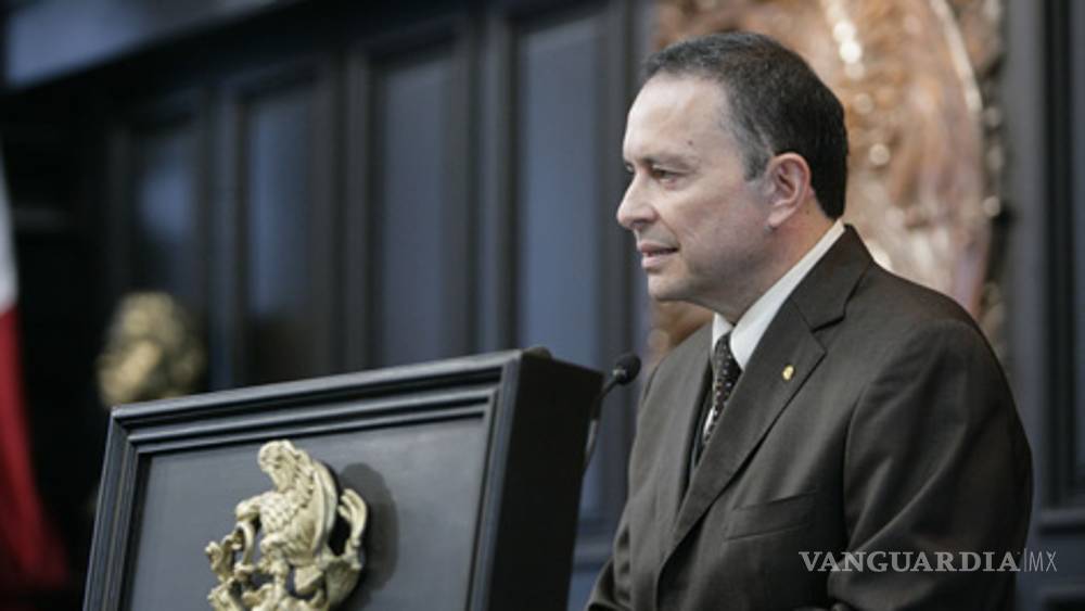 Senador priísta es acusado de lucrar con autos ilegales