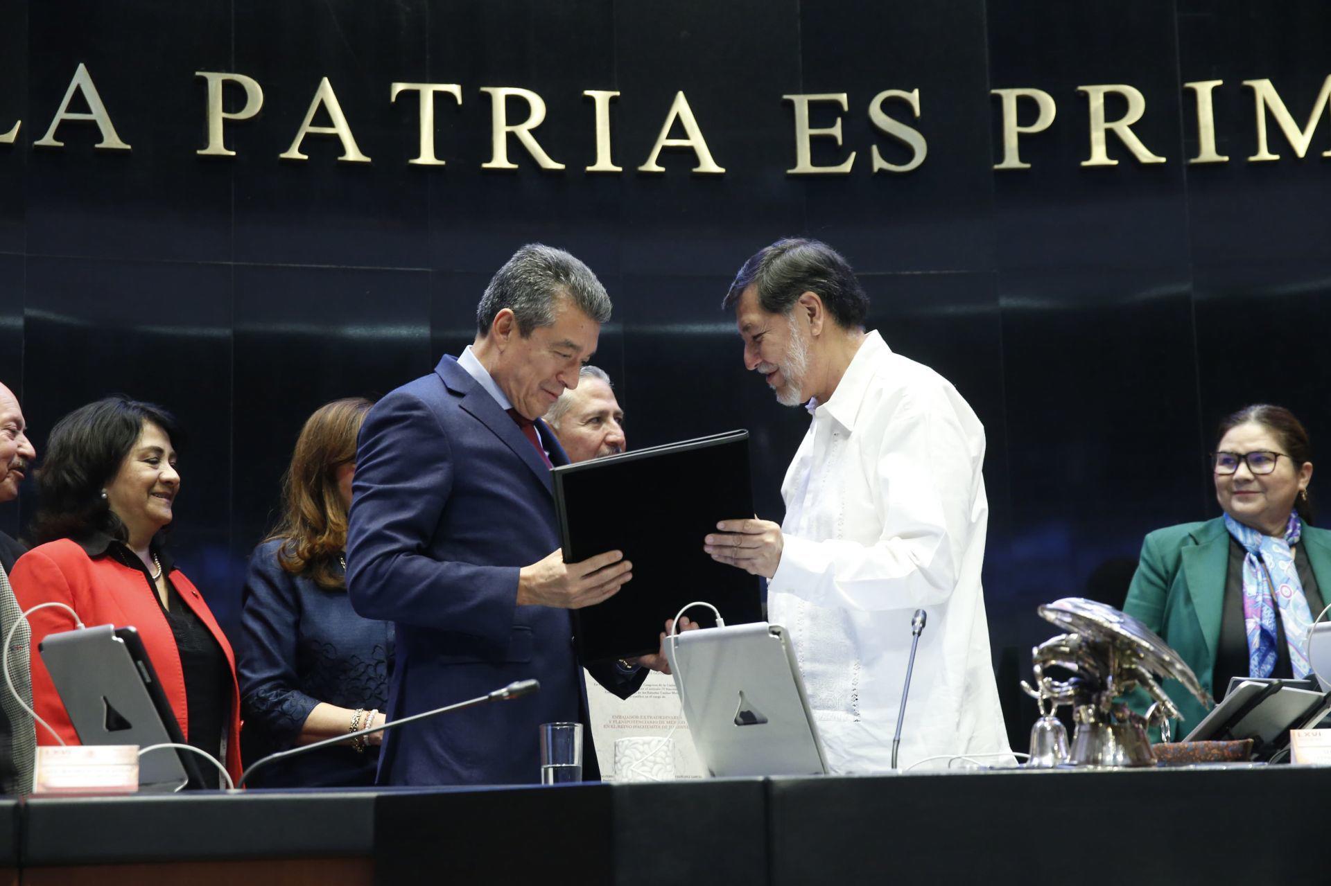 Senado de la República ratifica a Rutilio Escandón como cónsul de ...
