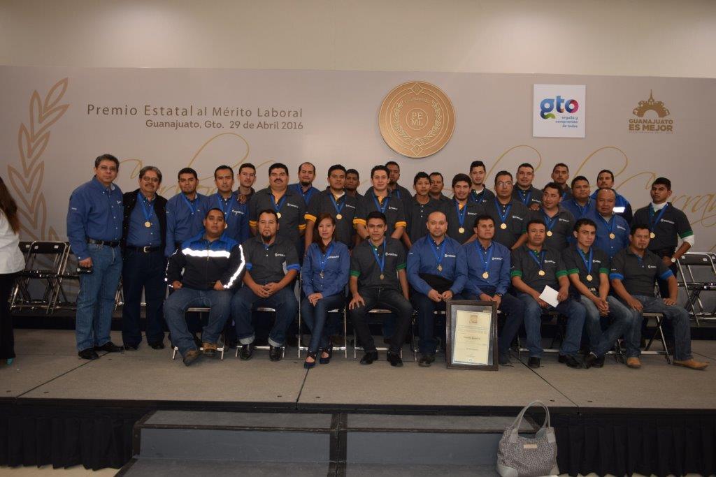 Recibe Evercast del GIS, diez galardones al Mérito Laboral