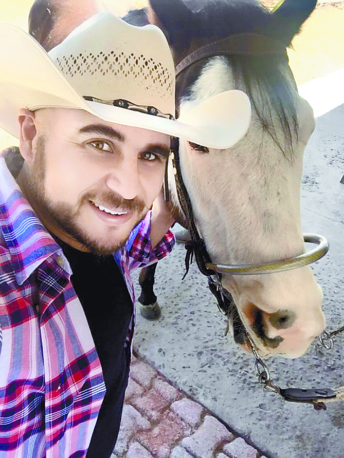 Efraín Castillo trae su norteño banda a Saltillo