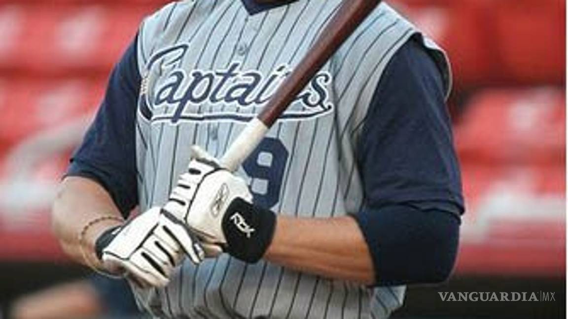 Román Peña al diamante con Saraperos