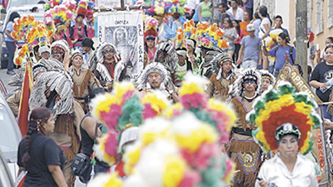 Al ritmo de los tambores y la danza, festejan a Saltillo