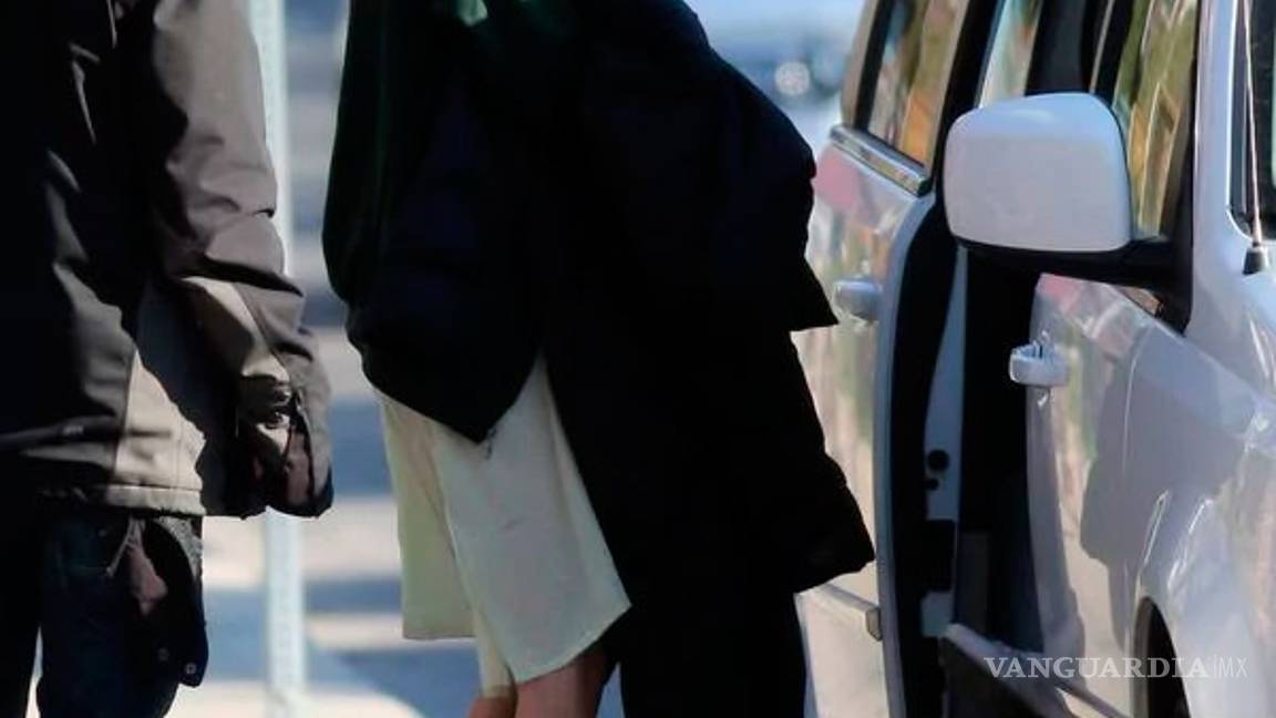 Cara Delevinge, una de las modelos más populares, se rapó y así luce