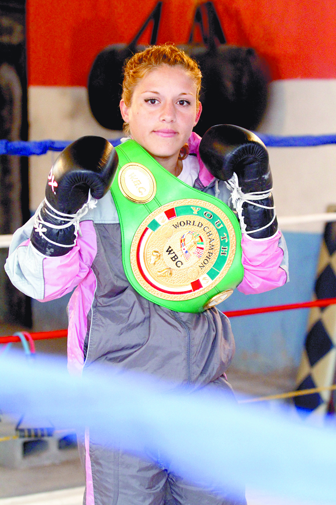 María Salinas: Puños de tenacidad