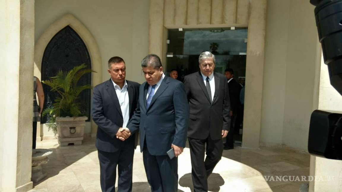 Velan y dan homenaje a Fernando Purón en Piedras Negras