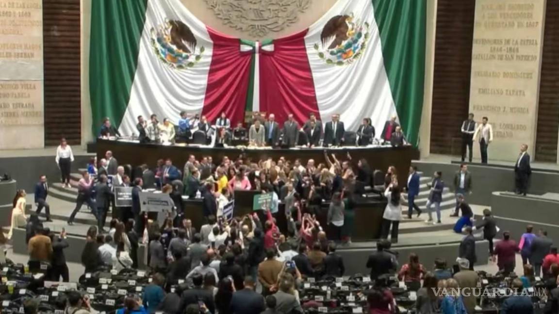 Chocan Morena y oposición durante discusión del PEF 2024: PRI, PAN y PRD toman la tribuna