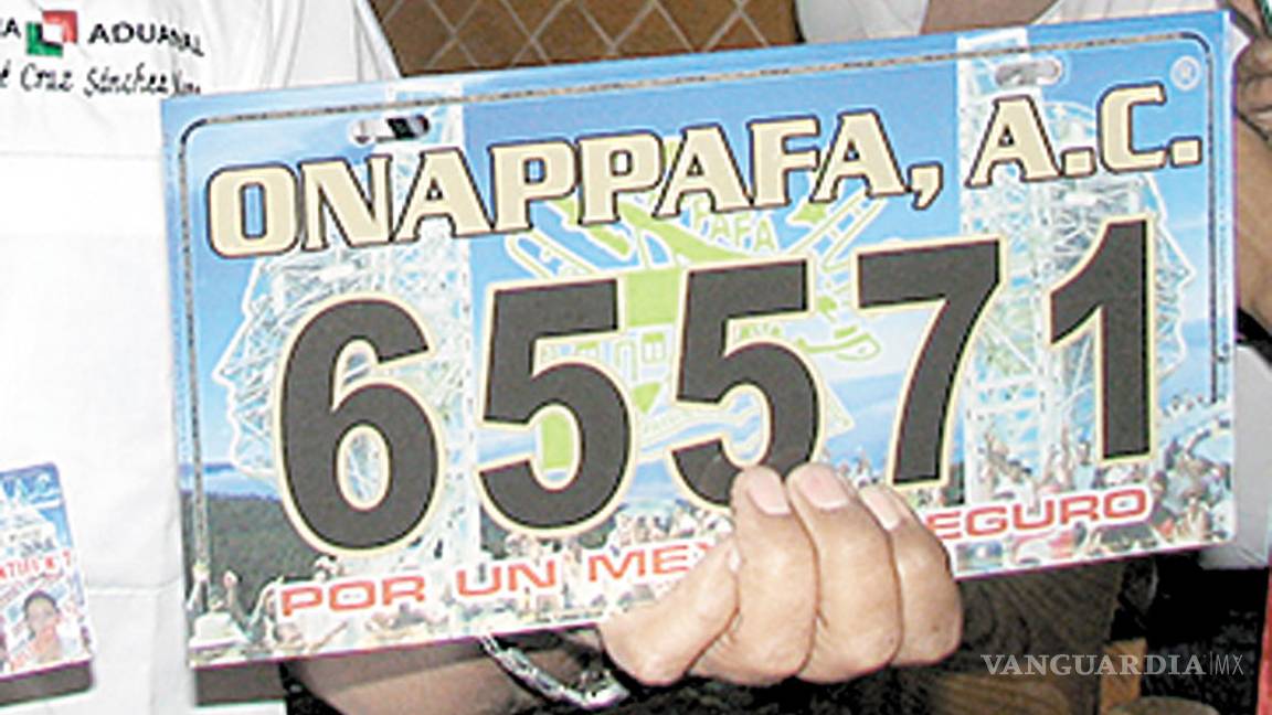 Sigue sin castigo la venta y fabricación de engomados y placas ...