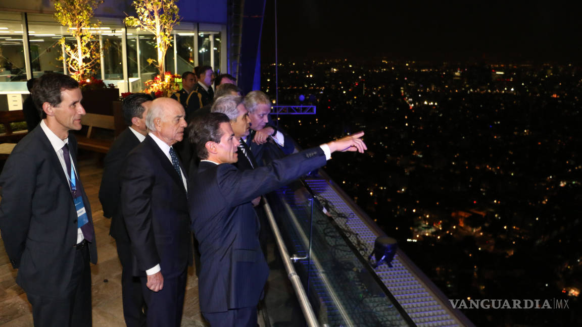 Inaugura Peña Nieto torre BBVA