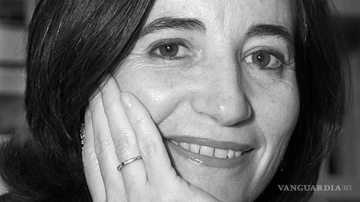 Mónica Lavín pide espacios virtuales para el cuento