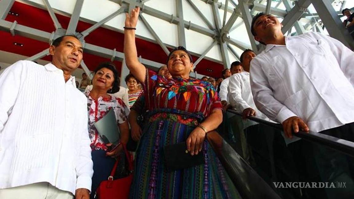 Menchú alienta la lucha por la identidad indígena