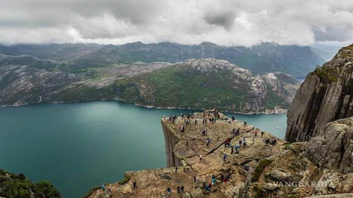 Cinco ventanas al abismo