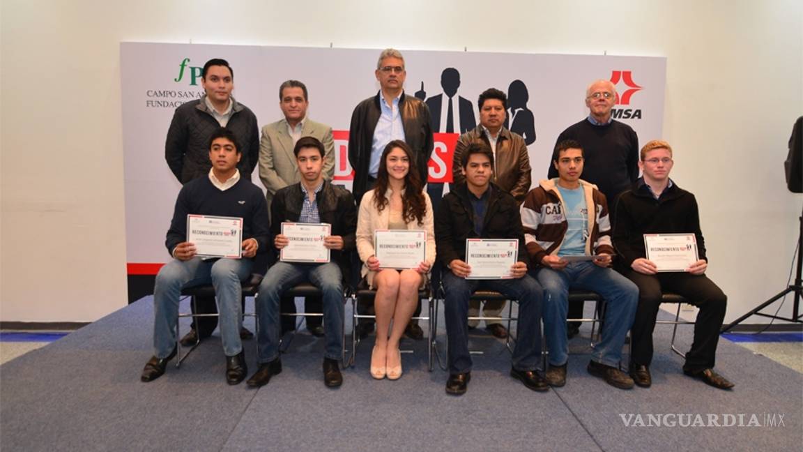 Otorgan becas de estudios a ganadores de programa Líderes GIMSA en Monclova