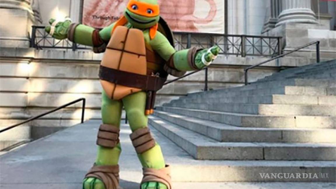 Miguel Ángel, la tortuga ninja, conoce a Miguel Ángel, el artista