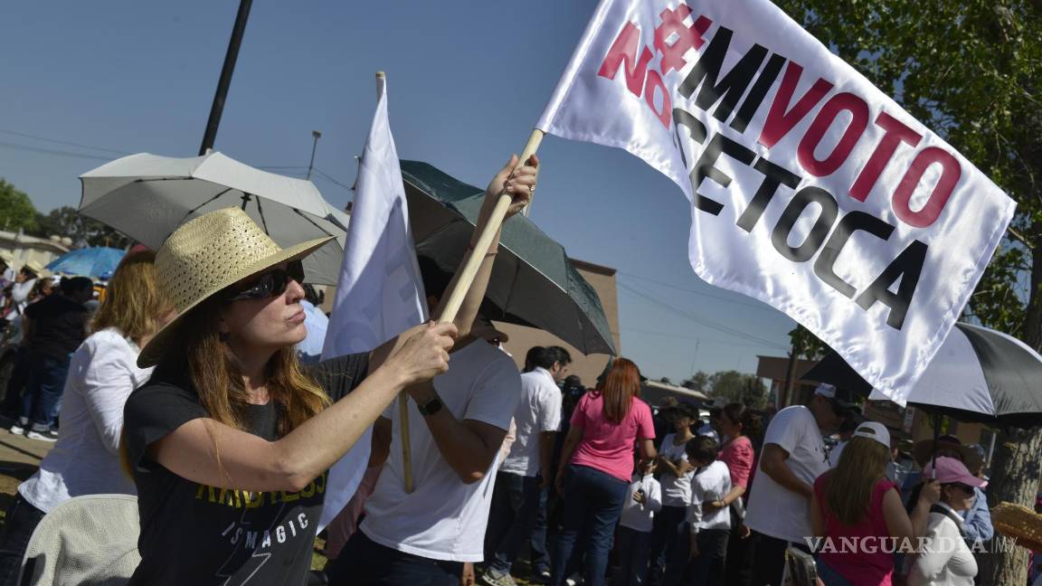 Protestan en 100 ciudades contra plan B electoral