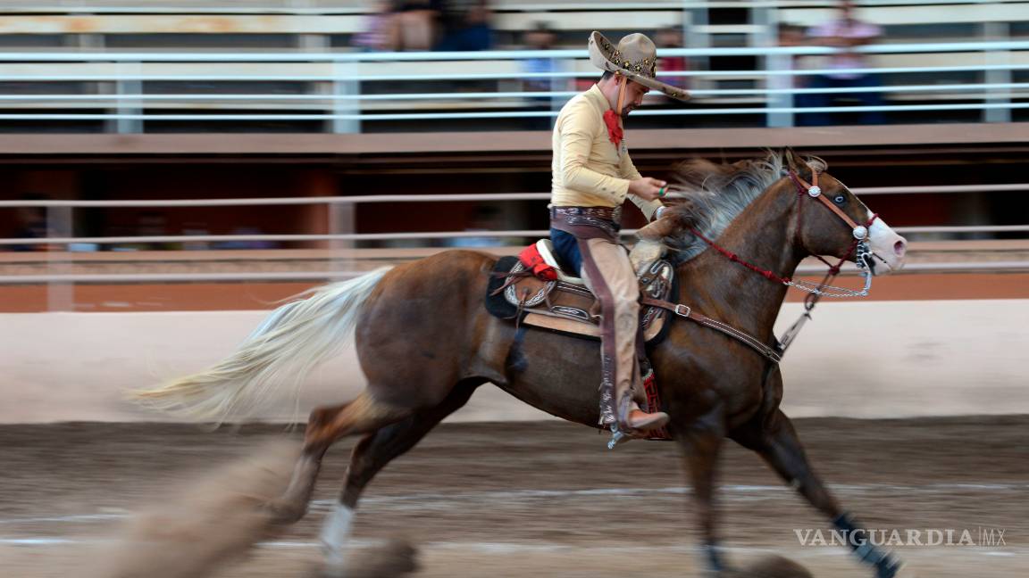 Las mejores agrupaciones charras lucharon por la corona del Nacional