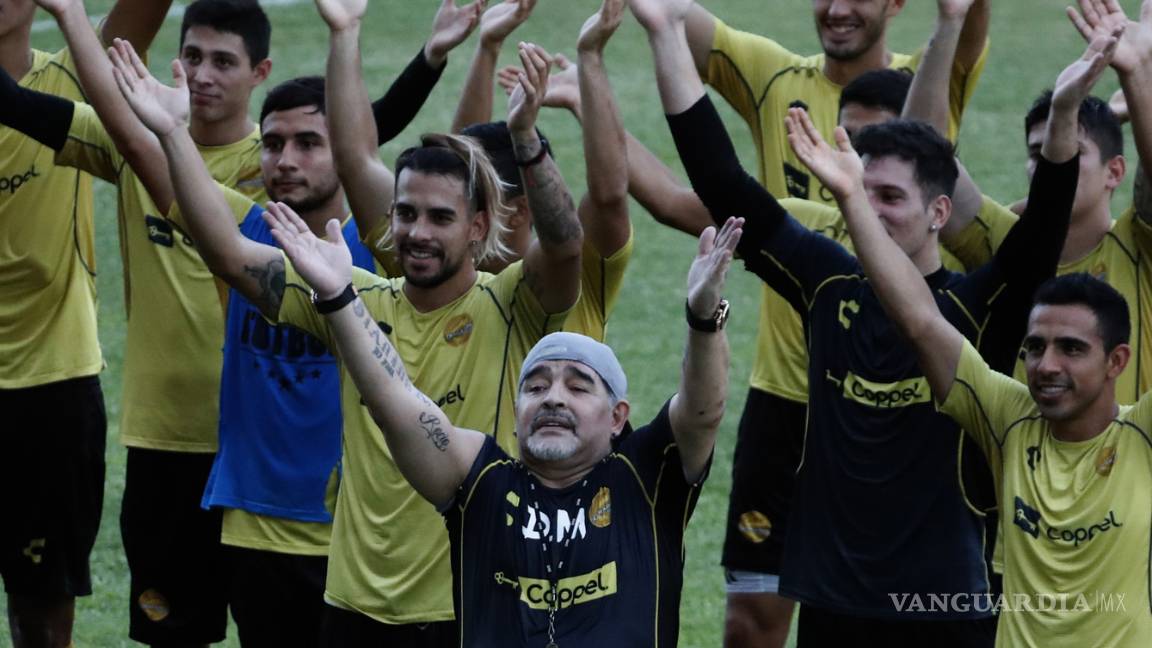 El ‘Pelusa’ guía a sus pupilos en su primer entrenamiento