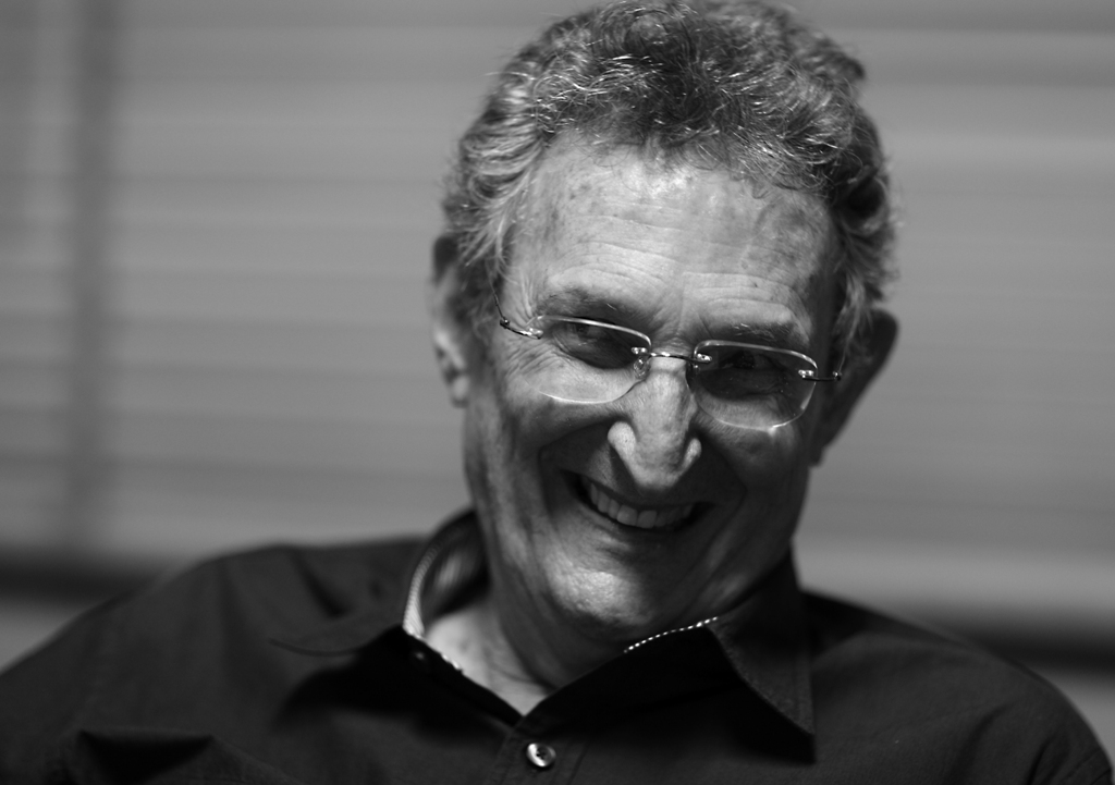 Murió el dramaturgo colombiano Gilberto Martínez