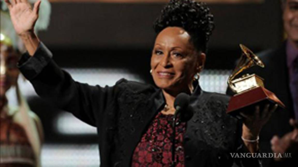 Elogia cantante Omara Portuondo saludo de Juan Gabriel