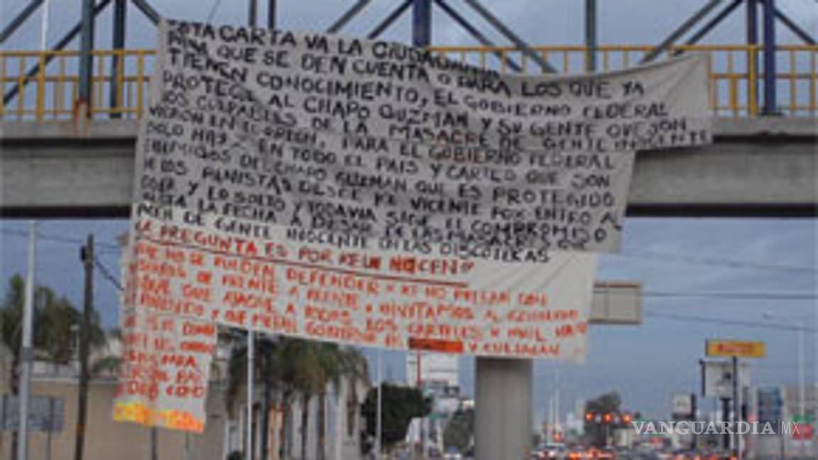 Colocan narcomanta en las rejas de la catedral de Monterrey
