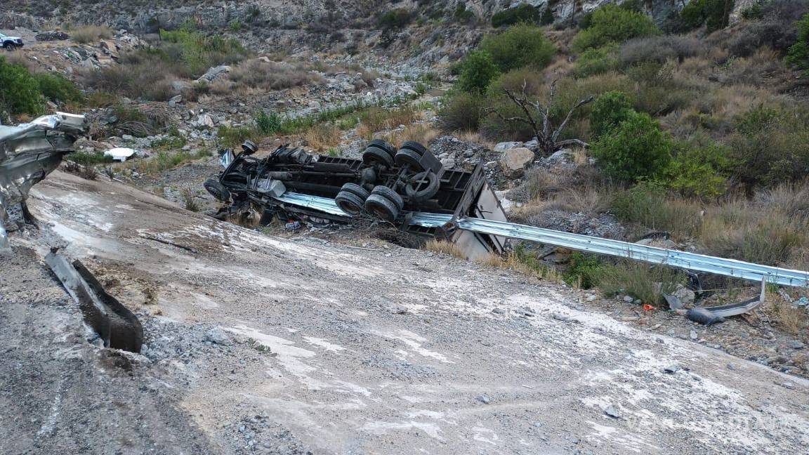 Un Accidente Más En Los Chorros Tráiler Se Queda Sin Frenos Y Vuelca