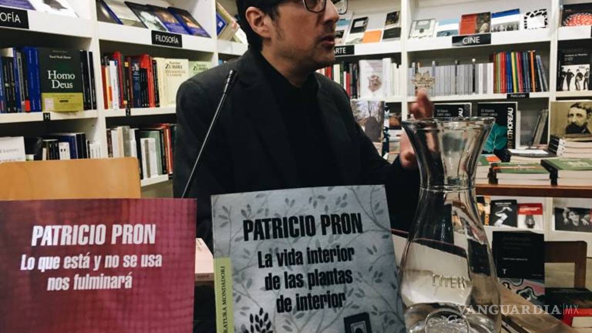 Patricio Pron es el nuevo Premio Alfaguara 2019