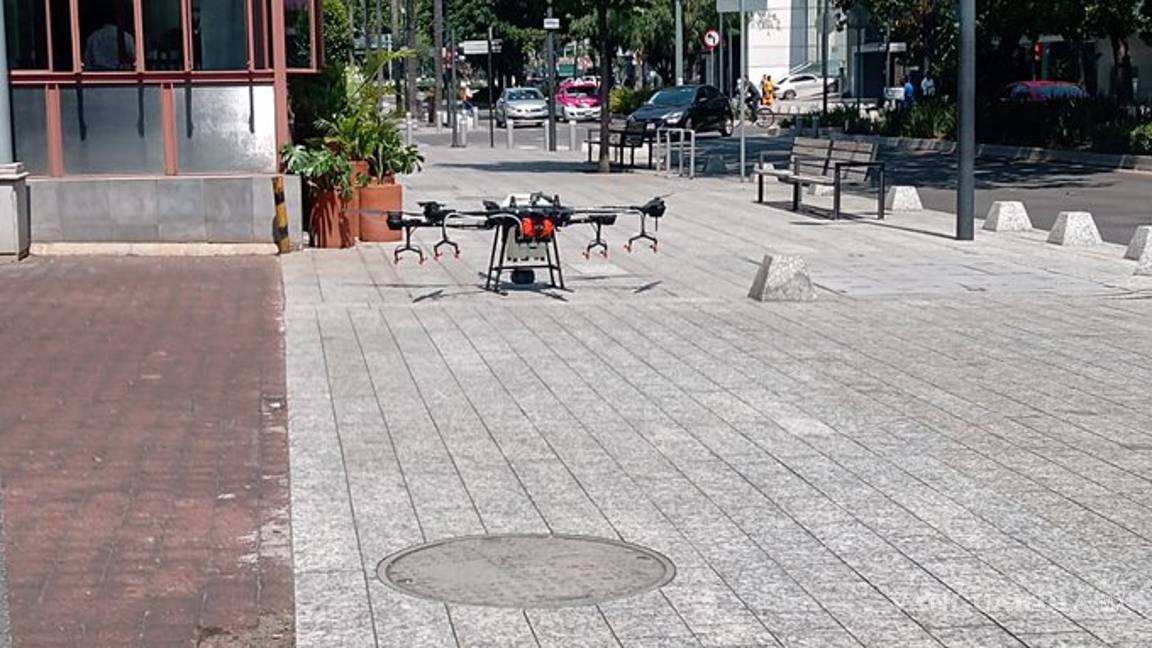 Con drones sanitizan las lujosas calles de Polanco en la CDMX