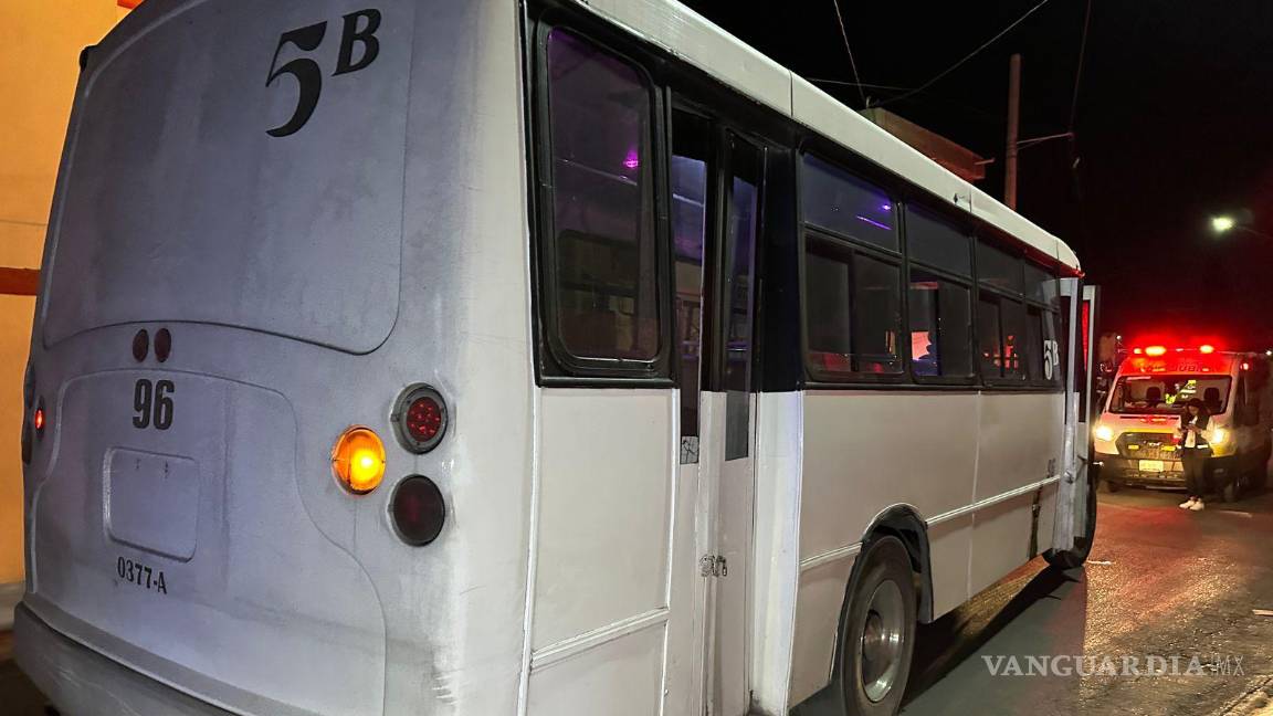 Camión casi atropella a niño que jugaba en la calle al sur de Saltillo