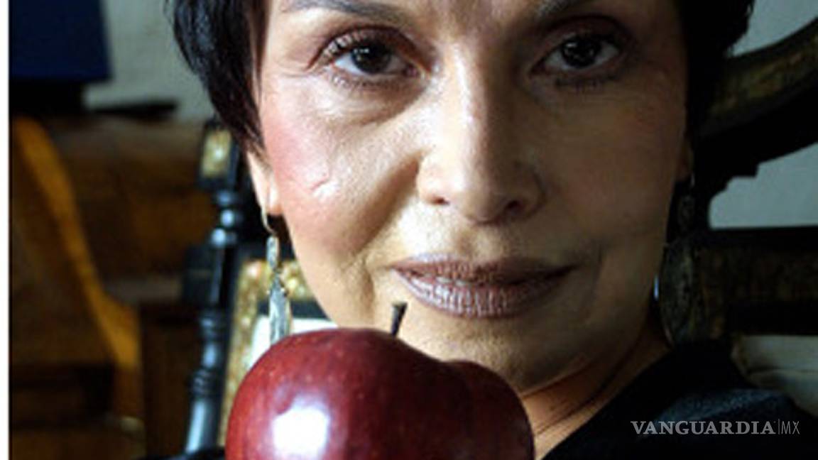 Celebra Martha Chapa 40 años de trayectoria