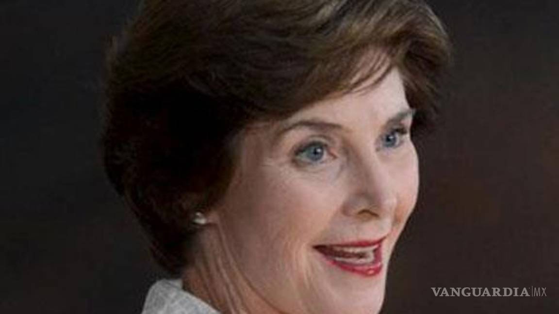Laura Bush pide retirar su imagen de campaña pro gay