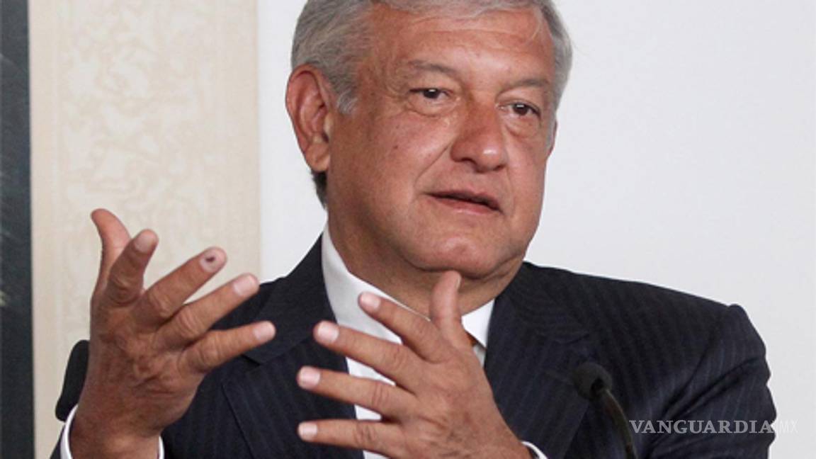 AMLO entrega documentos fiscales de Honestidad Valiente