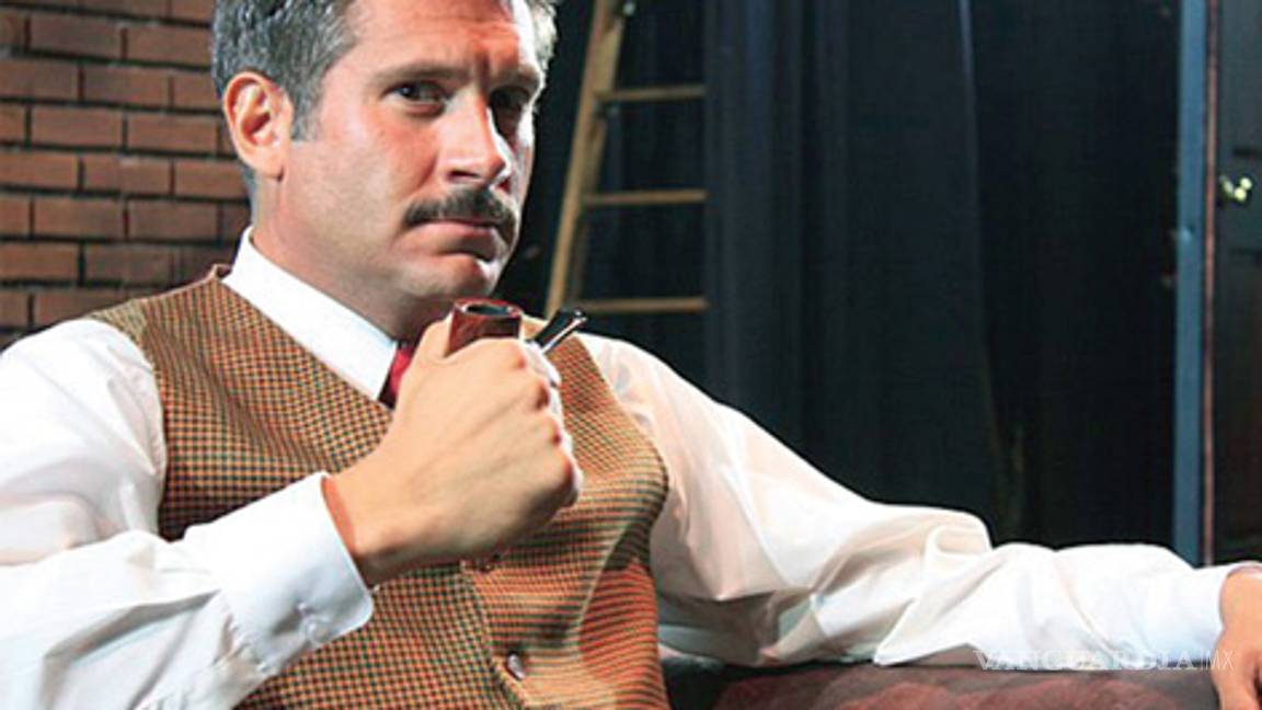 Arath de la Torre motiva a jóvenes a ser actores