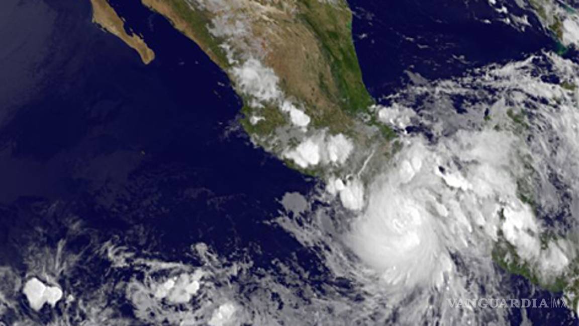 "Carlotta" pierde fuerza; se degrada a tormenta tropical