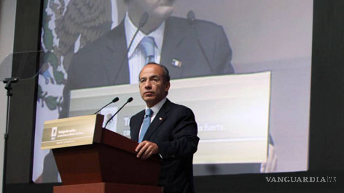 Presume Calderón los avances en educación; la escolaridad a la alza