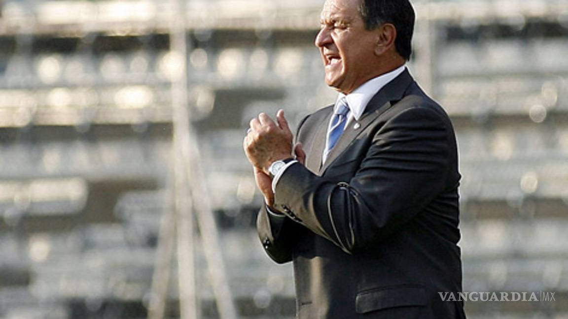 Meza llega a 100 triunfos con Cruz Azul