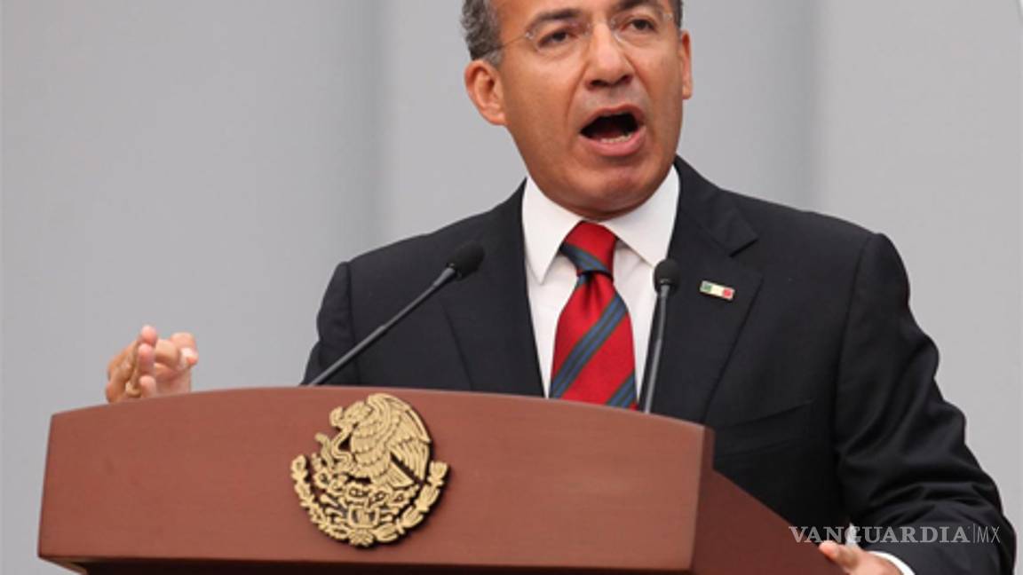 Soldados que combaten el crimen son héroes: Calderón