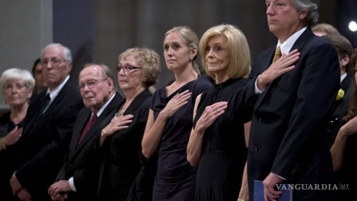 Rinden homenaje a Neil Armstrong