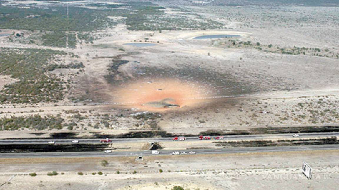 Jordy Herrera recorre zona de incendio de Pemex