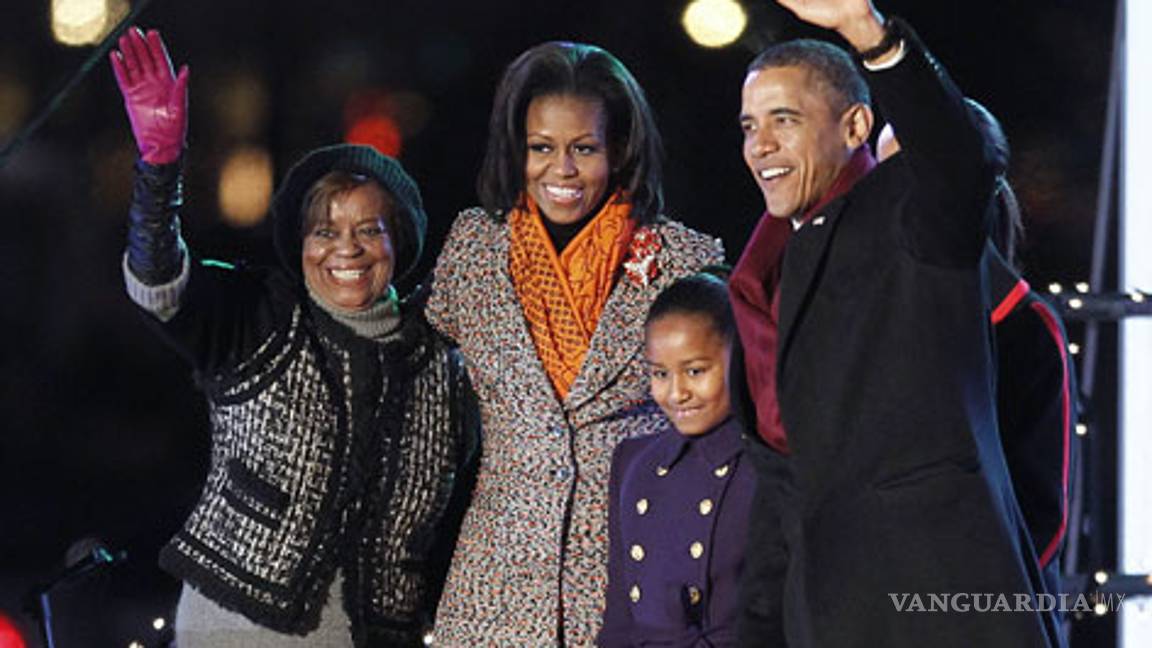 Los Obama encienden el árbol navideño de la Casa Blanca