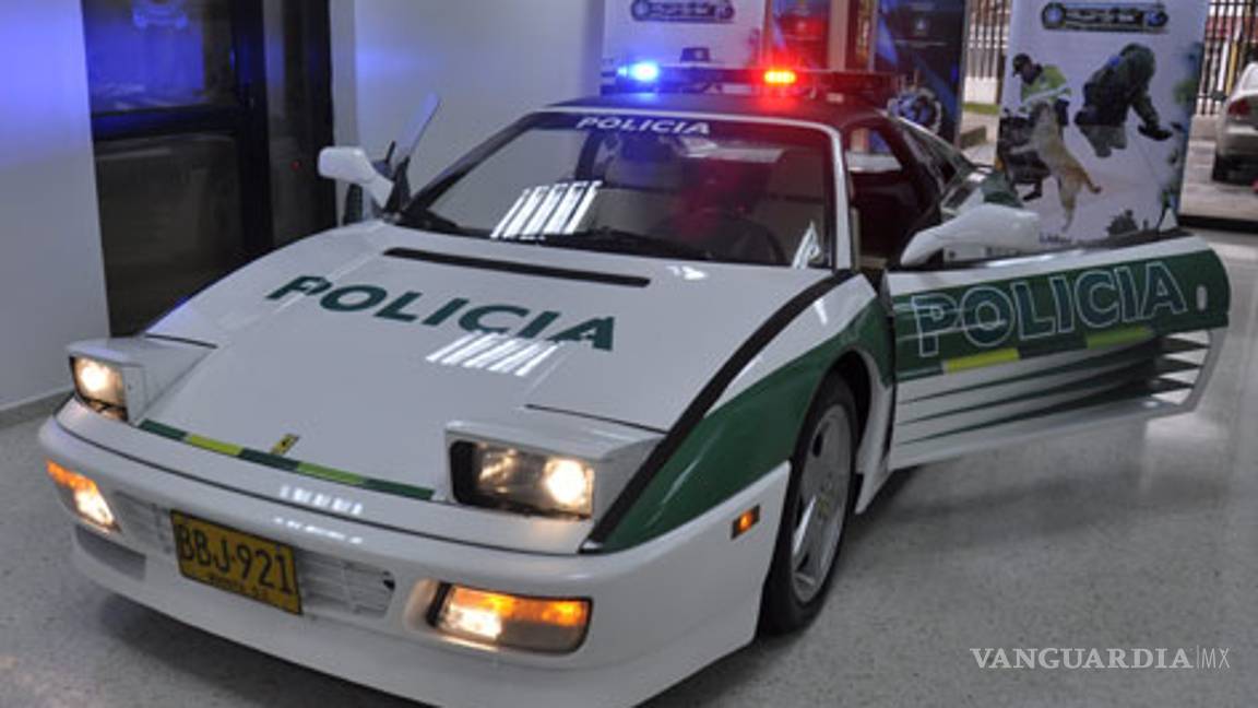 Transforman un Ferrari en una patrulla de la policía