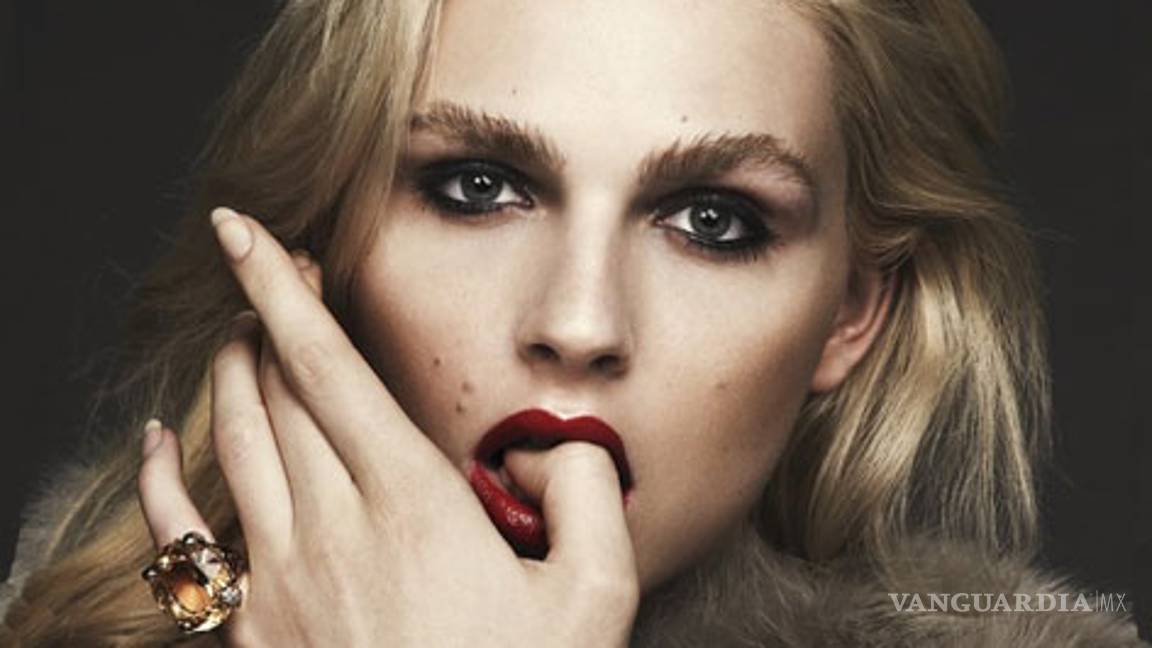 Modelo andrógino triunfa en París