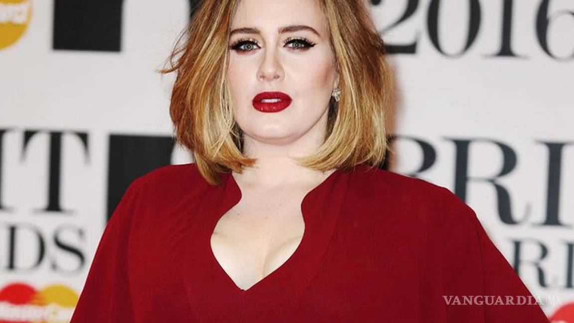 Adele triunfa en premios Brit