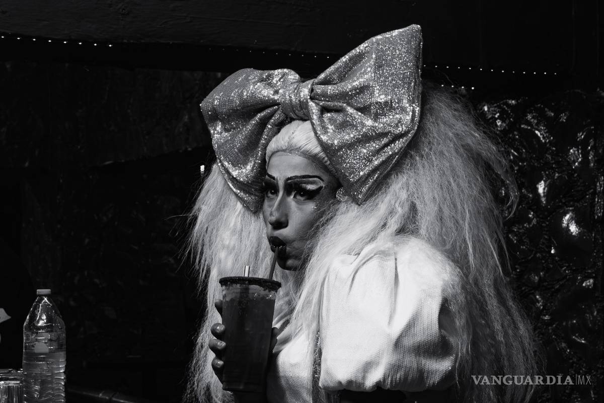 ‘Noa Noa Bar’ exhibe memorias de la comunidad LGBT+ en Monterrey, Nuevo León