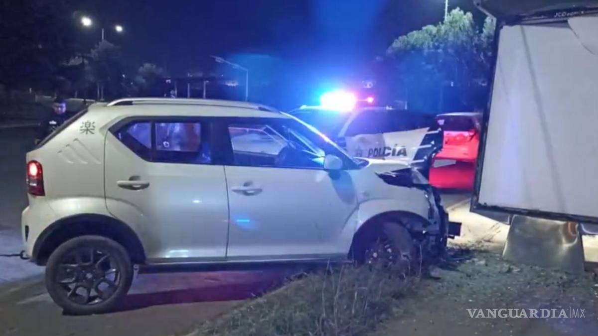 Saltillo: Conductor ebrio se estrella contra parabús en el Nuevo Centro ...