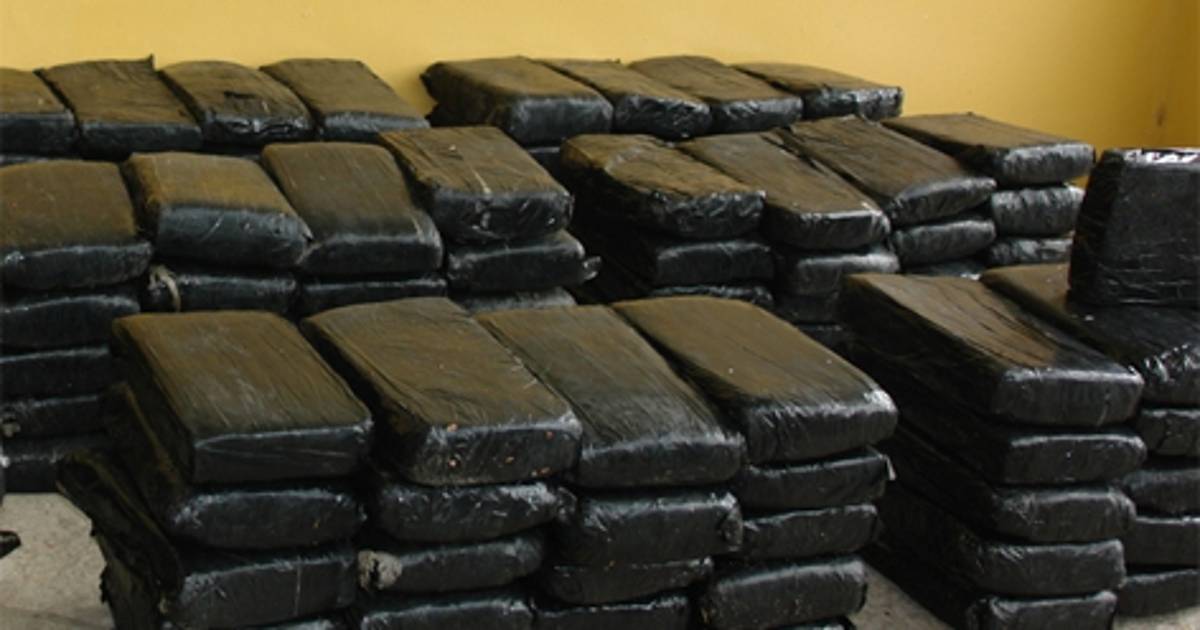Aseguran más de un kilo de metanfetamina en AICM