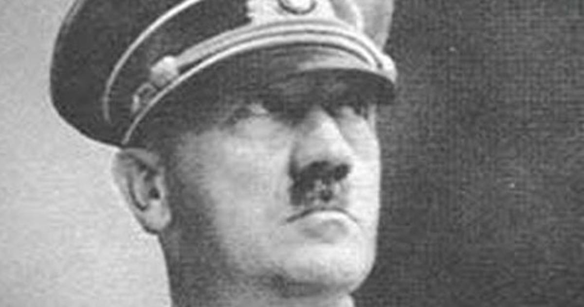 La polémica por el shampoo de Adolf Hitler (video)