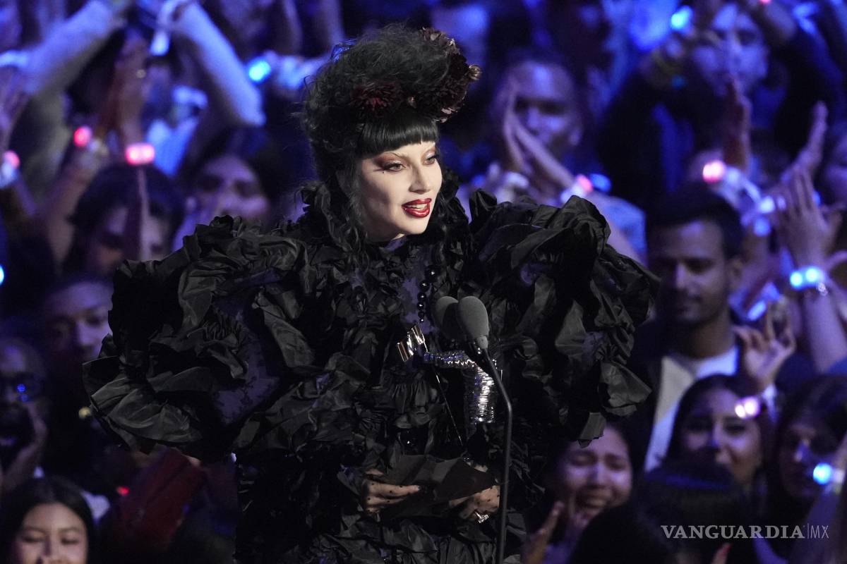 ¿Ganó Peso Pluma ?Lady Gaga, artista del año en los MTV VMAs 2025