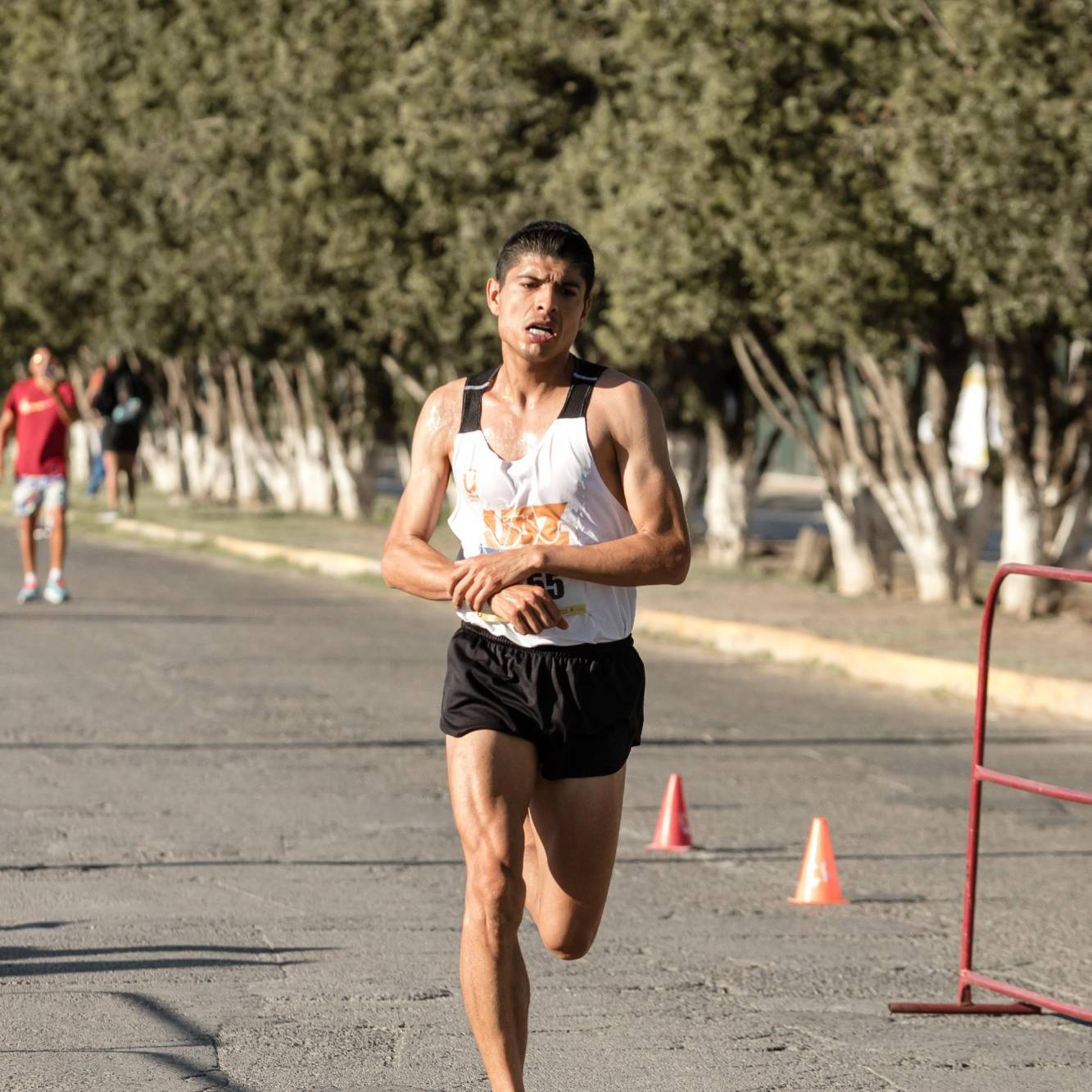 Tirzo Reséndez, el atleta de Parras que tiene un objetivo en la mira: conquistar un maratón
