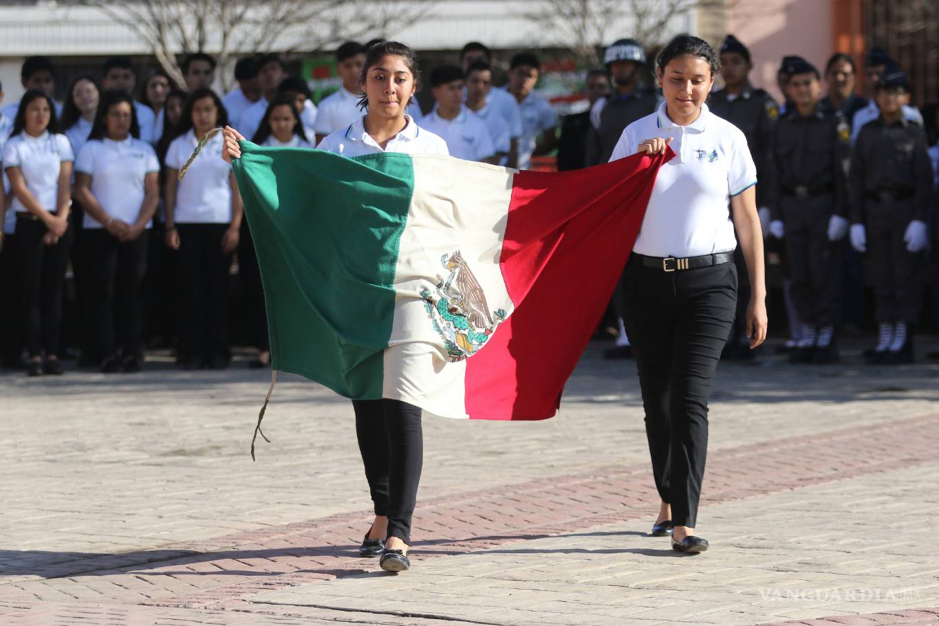 El Lábaro Patrio representa ideales, valores e identidad