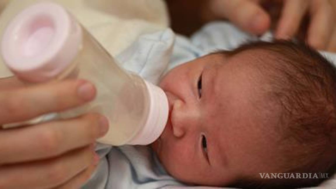 ¡Atención! Cofepris alerta por leche para bebés contaminadas con bacterias